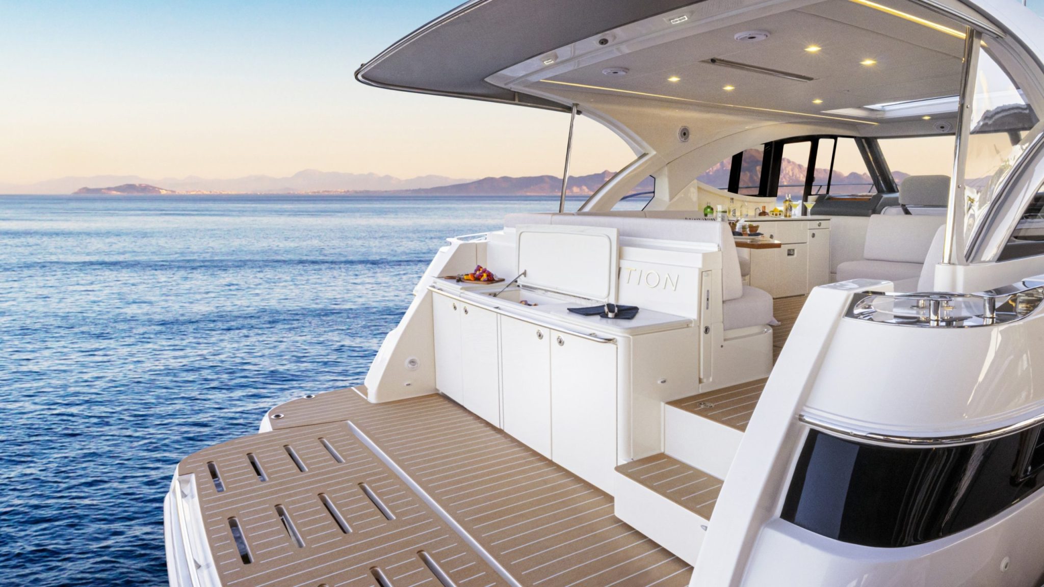 First impressions of the versatile new Riviera 4300 Sports Express - R ...